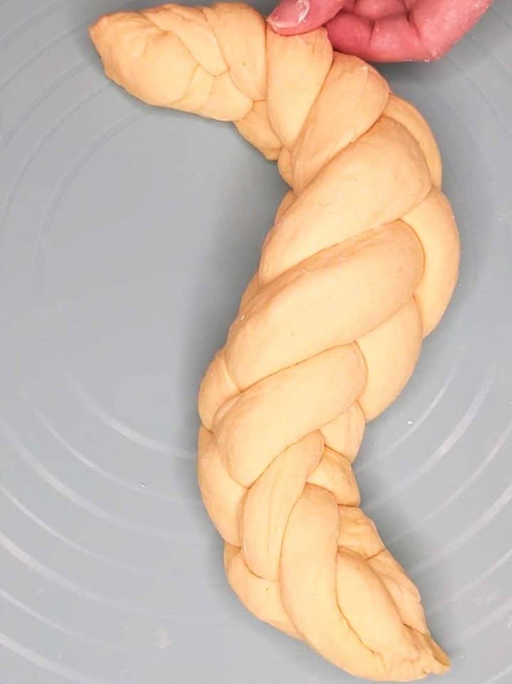 Rich, Fluffy Vegan Challah